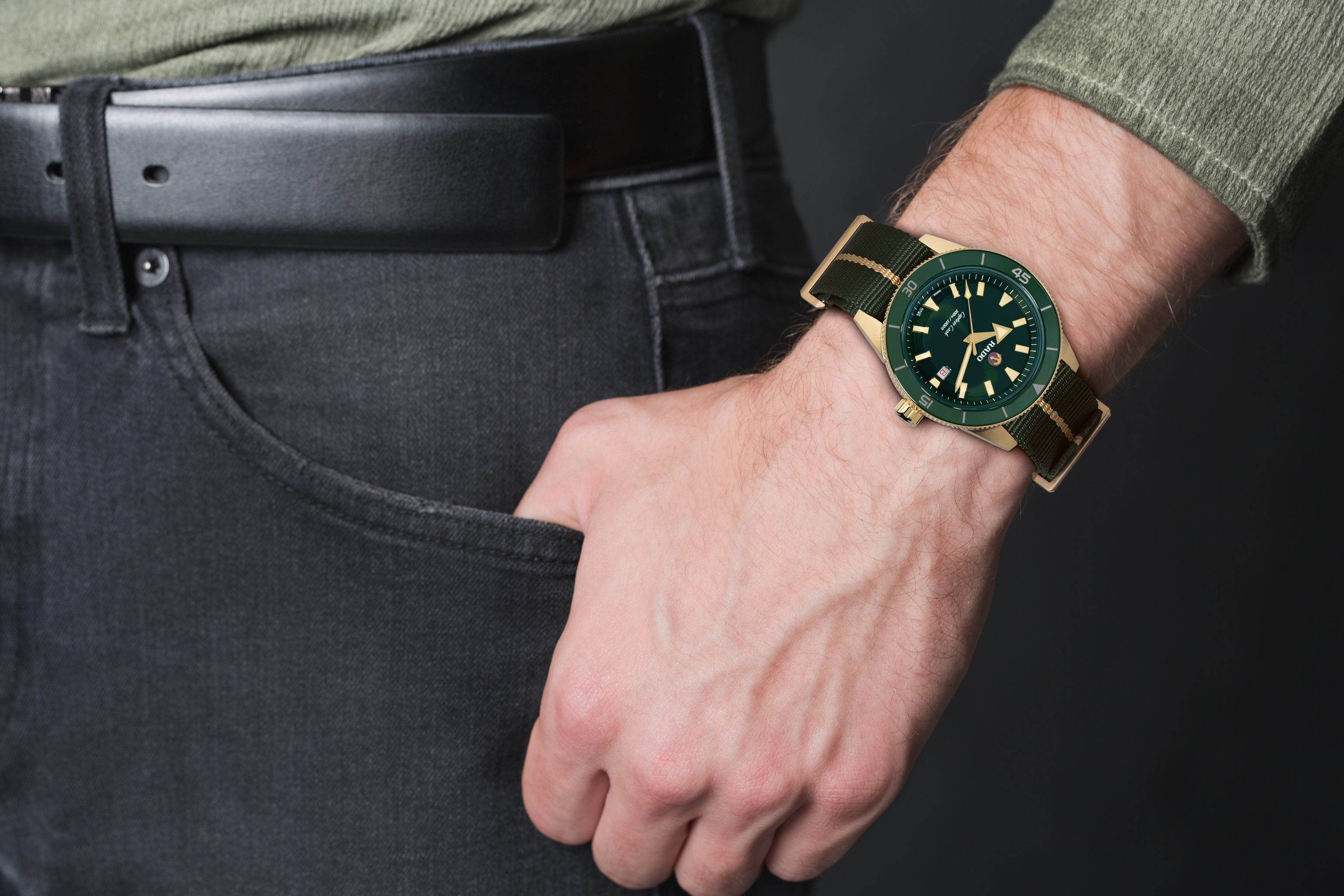 Captain Cook Automatic Bronze Bronze Watch R32504317 | Rado® United ...