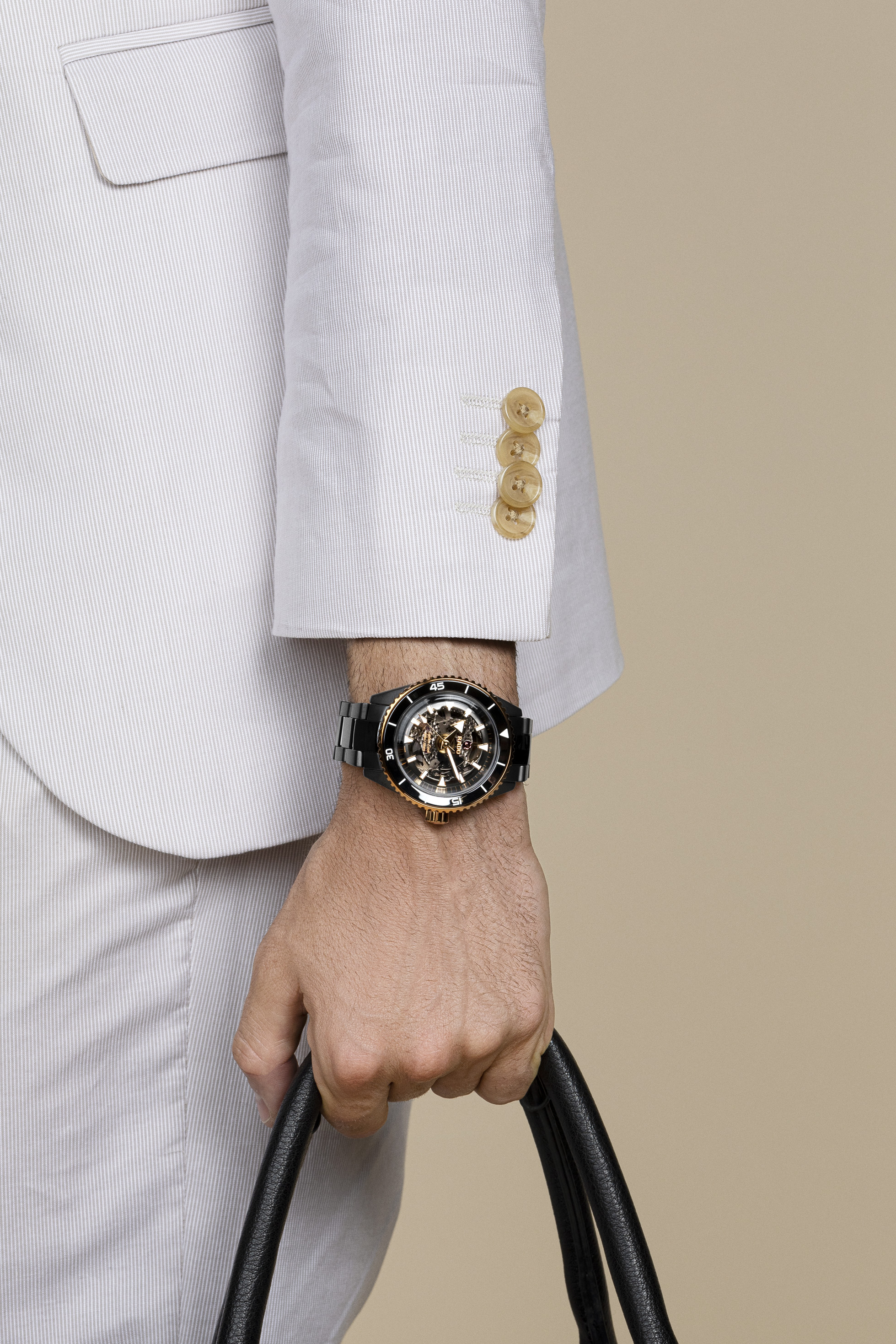 Captain Cook High-Tech Ceramic 男裝款式 高科技陶瓷 看 R32127162 | Rado® 台灣