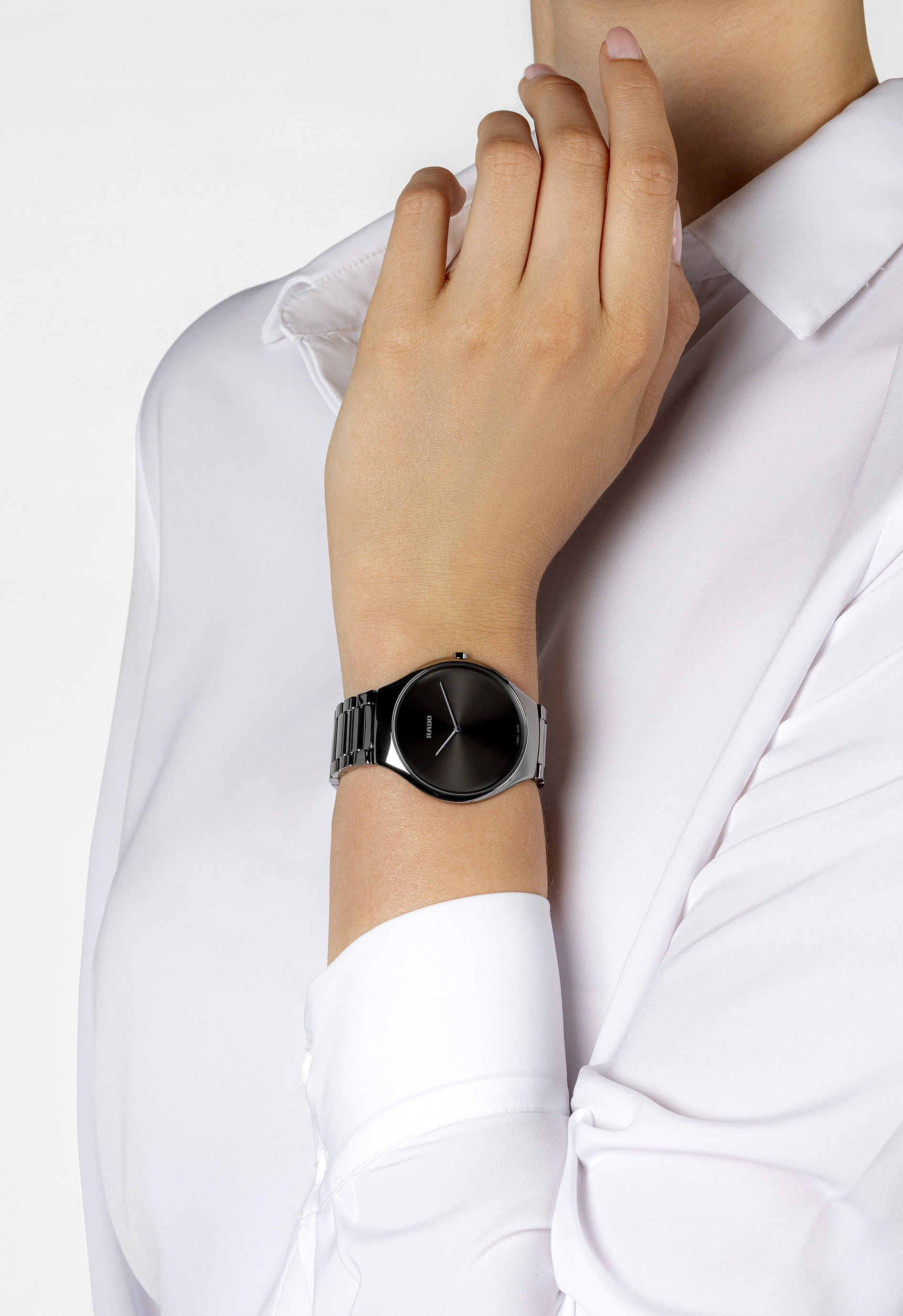 True Round Thinline Cerámica de plasma de alta tecnología Reloj ...